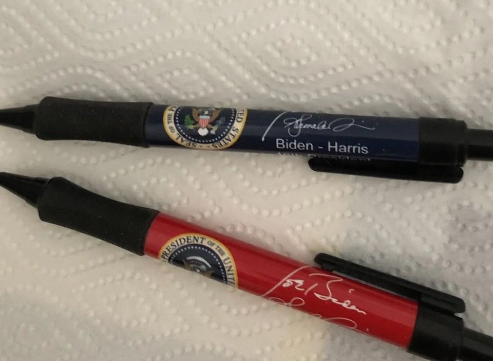 WHITE HOUSE COIN CHALLENGE + 2 BIDEN PEN RED BLUE SIGNED + CANDY JOE ...