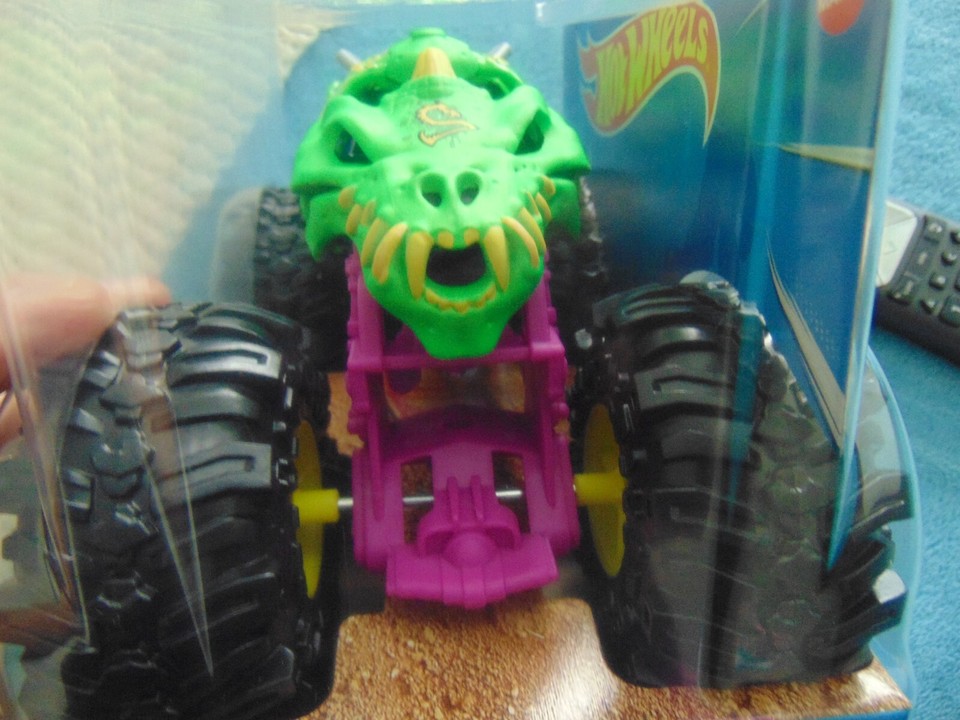 NEW SKELESAURUS 2024 HOT WHEELS MONSTER TRUCK 1/24 Scale The Big One | eBay
