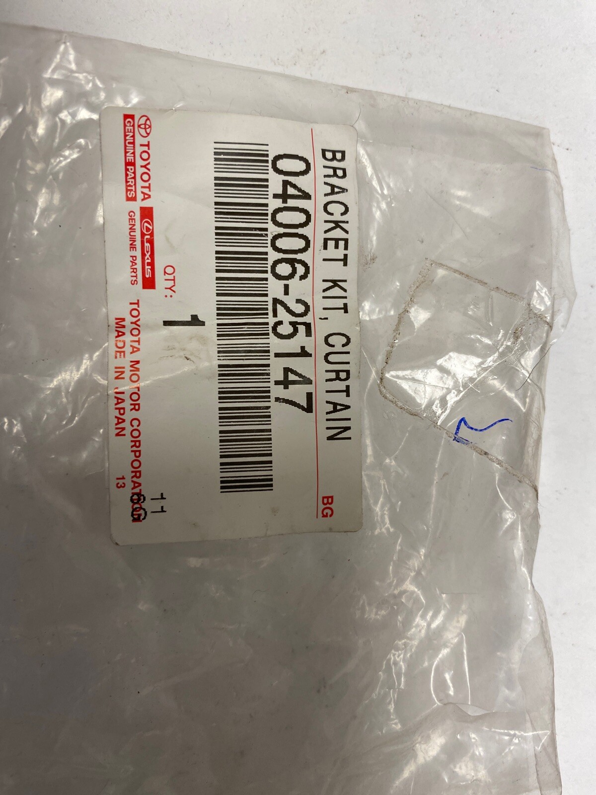 TOYOTA 04006-25147 CURTAIN BRACKET KIT OEM PART | eBay