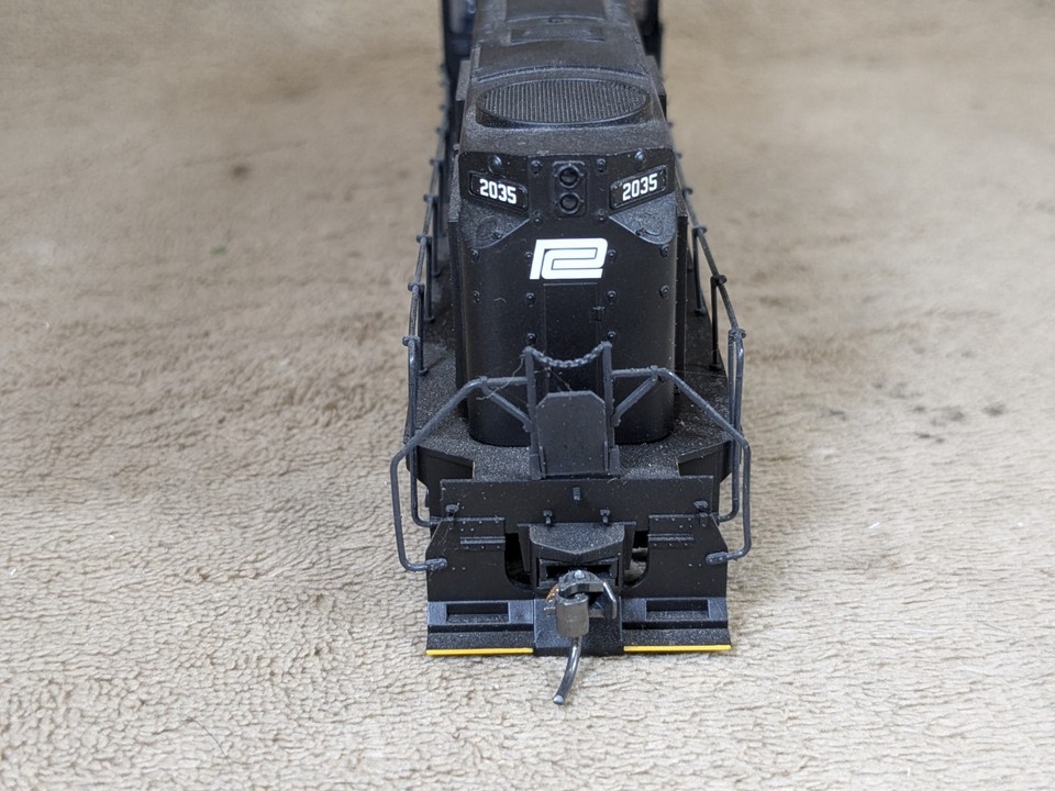 Atlas Trainman 10000943 PC Penn Central ALCO RS-32 Diesel #2035 HO ...