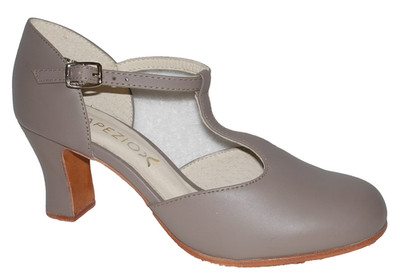 NIB Capezio Chorus Theatric Tan Leather Ballroom Dance T-Strap Heels ...