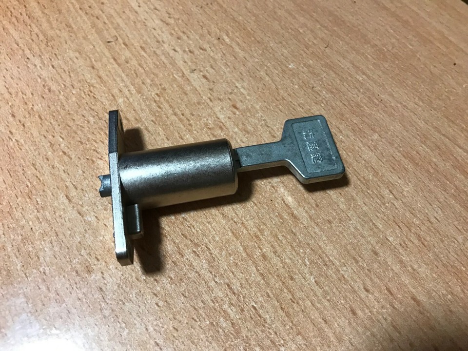 OEM Pachinko Pinball Machine OMLOCK Door Lock Cylinder & Key 1.25 ...