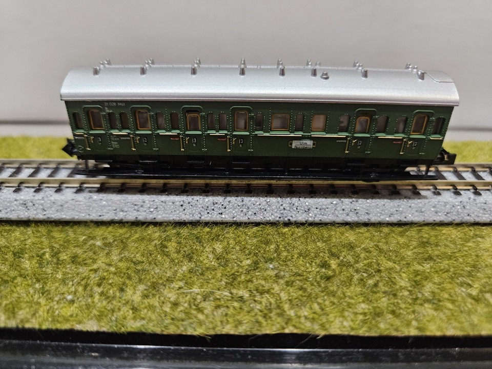 MINITRIX N-SCALE #3058 & 3060 GERMAN PASSENGER COACH SET x 3, LN++; ca ...