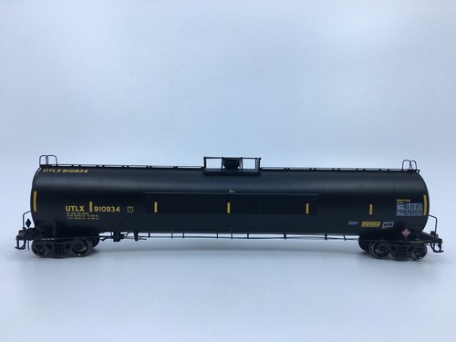 HO Athearn Genesis G68473 UTLX “Flat Panel” UTC 33K Gallon LPG Tank Car ...