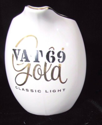 Vintage Vat 69 Gold Classic Light Pub Jug Pitcher White Gold Trim Inset ...