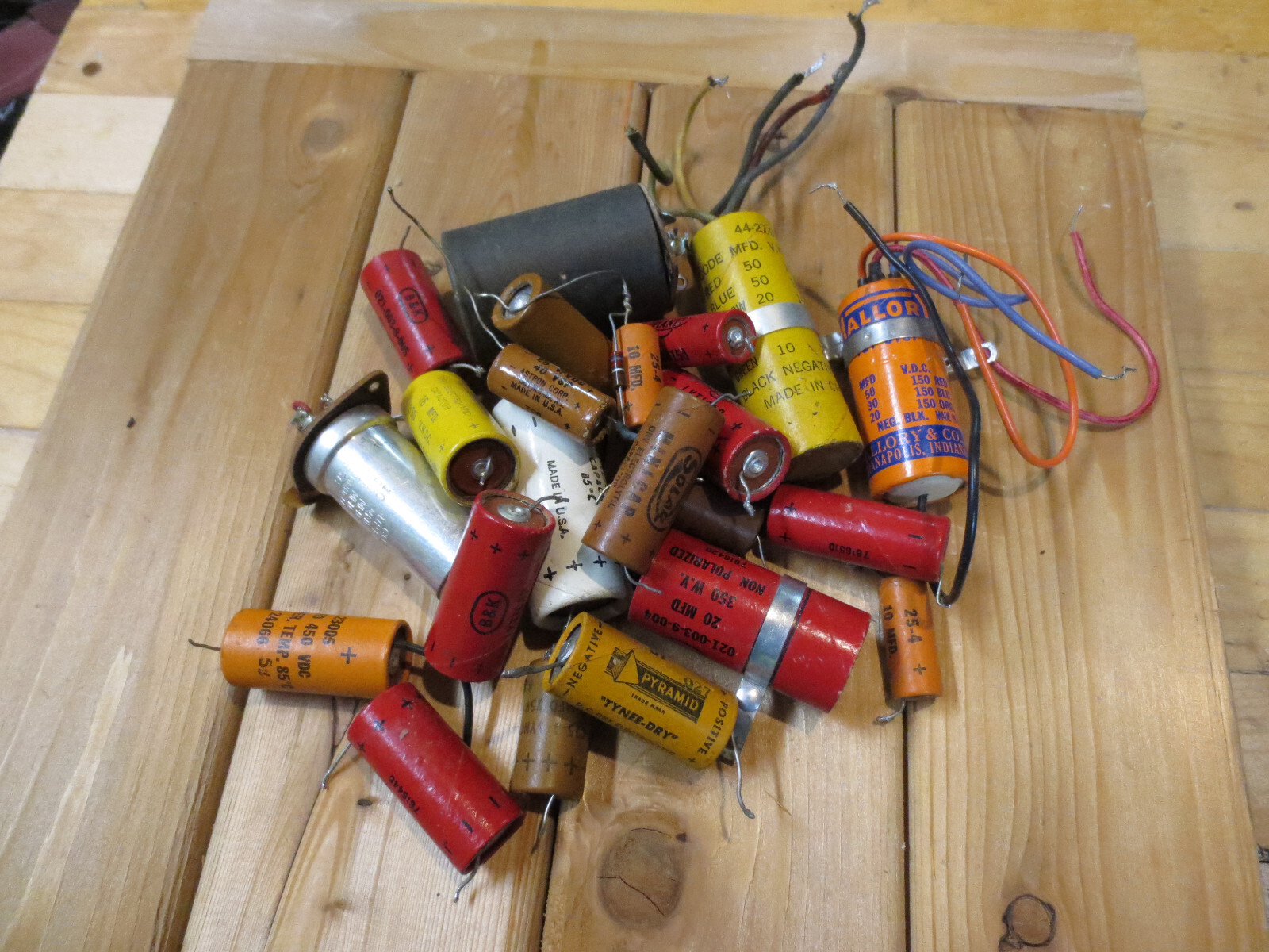 Mixed Lot of Vintage Electrolytic Capacitors - Great Restuffers! | eBay