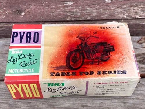 VTG PYRO BSA LIGHTNING ROCKET MOTORCYCLE MODEL KIT 1/16 UNBUILT w BOX ...