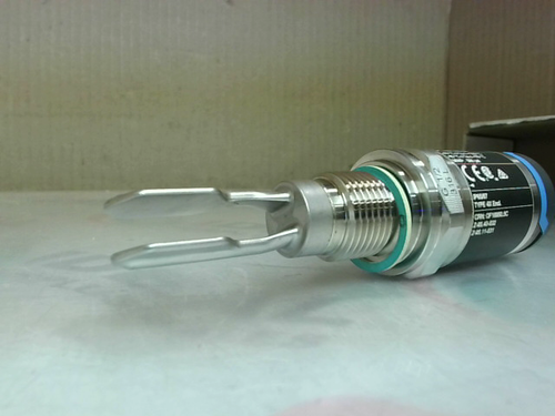 Endress Liquiphant FTL31-1E40/0 Level Sensor 10-30VDC 200mA - Neu ohne ...