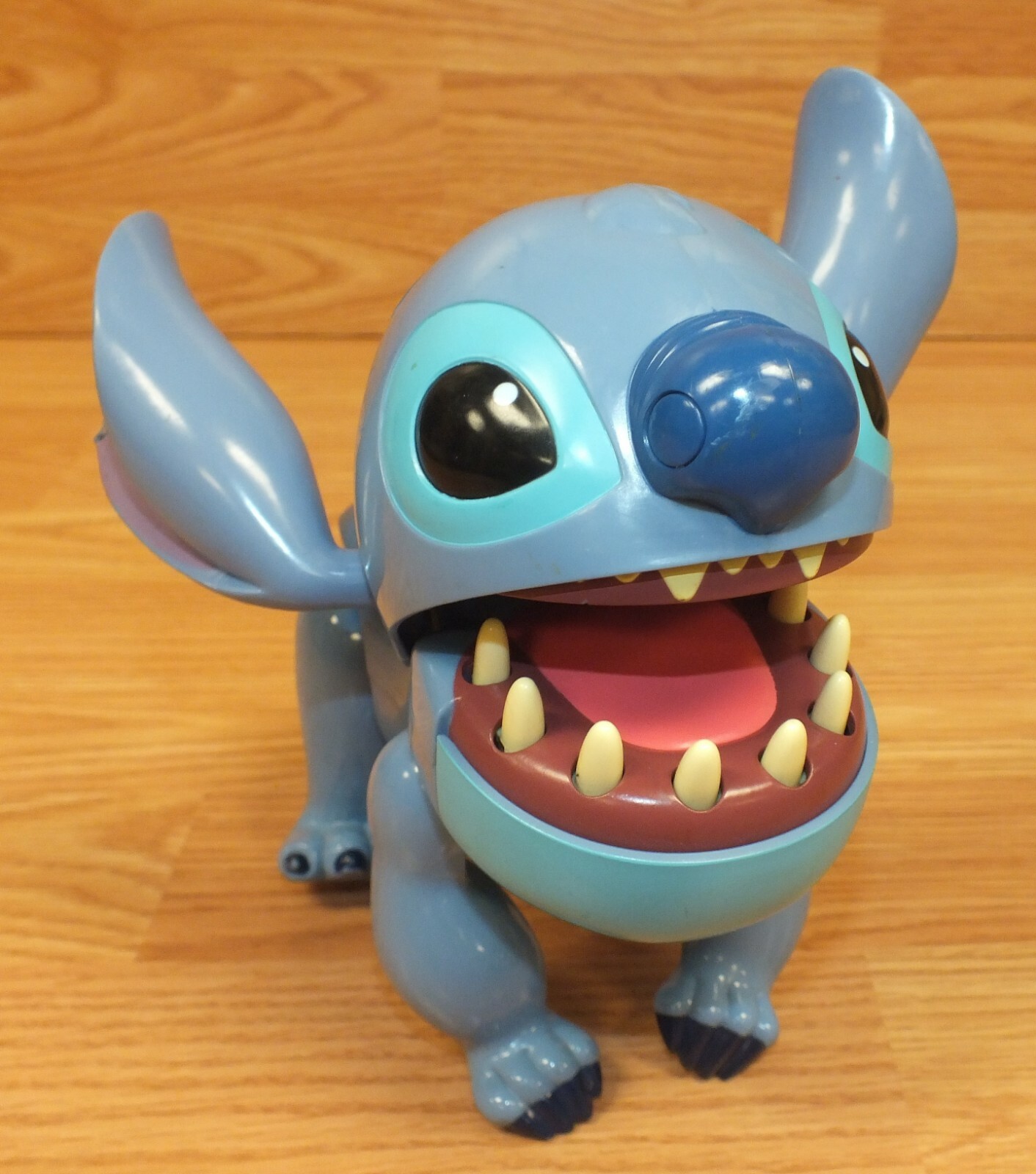 Disney Park Exclusive Lilo & Stitch Attacks! Action Figure Teeth Bite ...