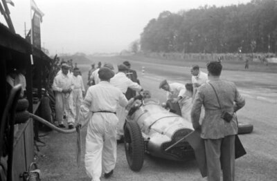 Hermann Lang, Mercedes-Benz W154 1938 Motor Racing Old Photo 3 | eBay ...