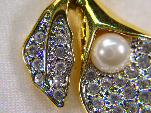 #..5...Pc's. LOT.. BROOCHES DESIGNER FAUX PEARL WITH SWAROVSKI CRYSTALS ...