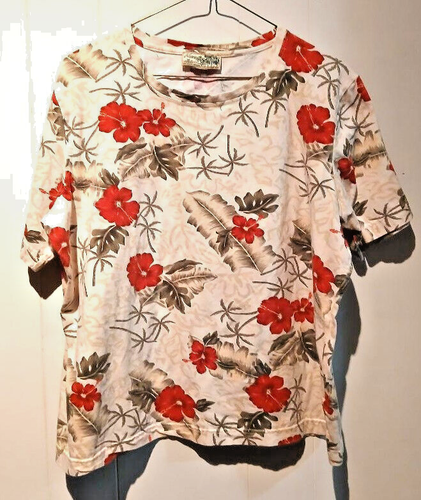 Used Women’s XL Red, Green, and Beige Tropical-print T-shirt by Havanna ...