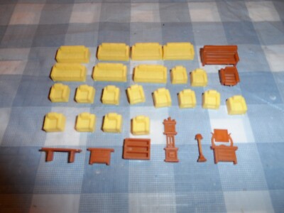 HO SCALE DETAIL LOT INTERIOR FURNITURE COUCHS/CHAIRS/TABLE/CLOCK ...