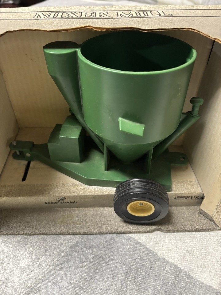 ERTL Mixer Mill 1/16 Green Scale Model Farm Toy | eBay