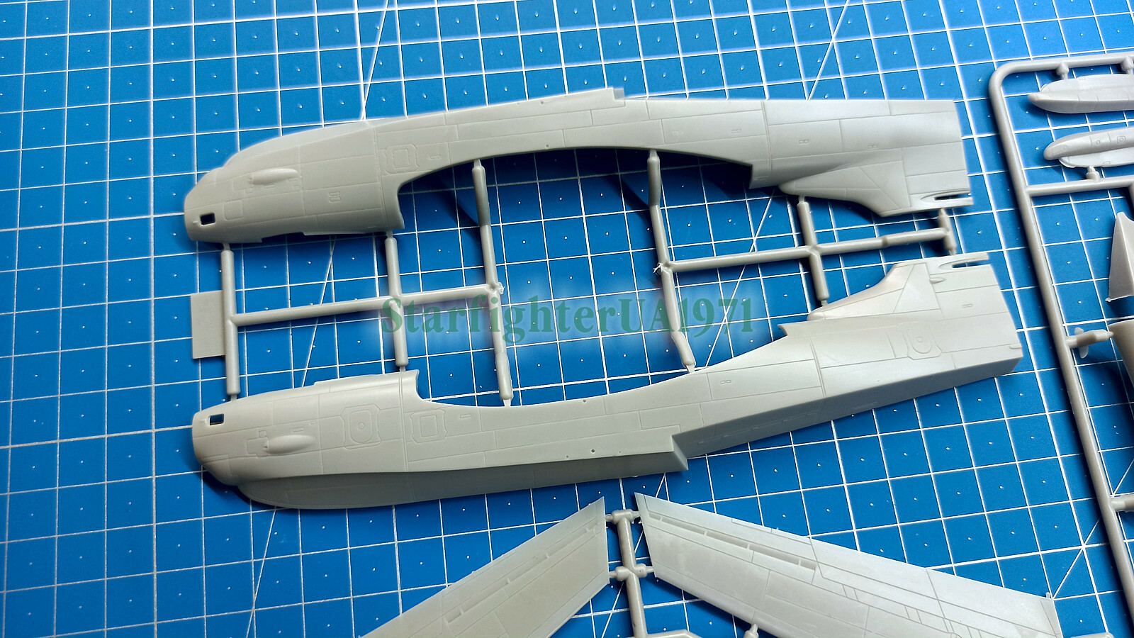 Beriev Be-10 Amphibious Bomber Scale Plastic Model Kit by Amodel 1452 ...