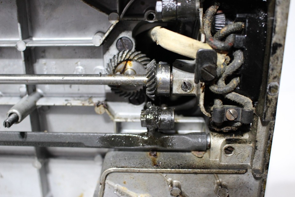 Vintage 1947 Singer Featherweight Model 221-1 , AH Series with Hard ...