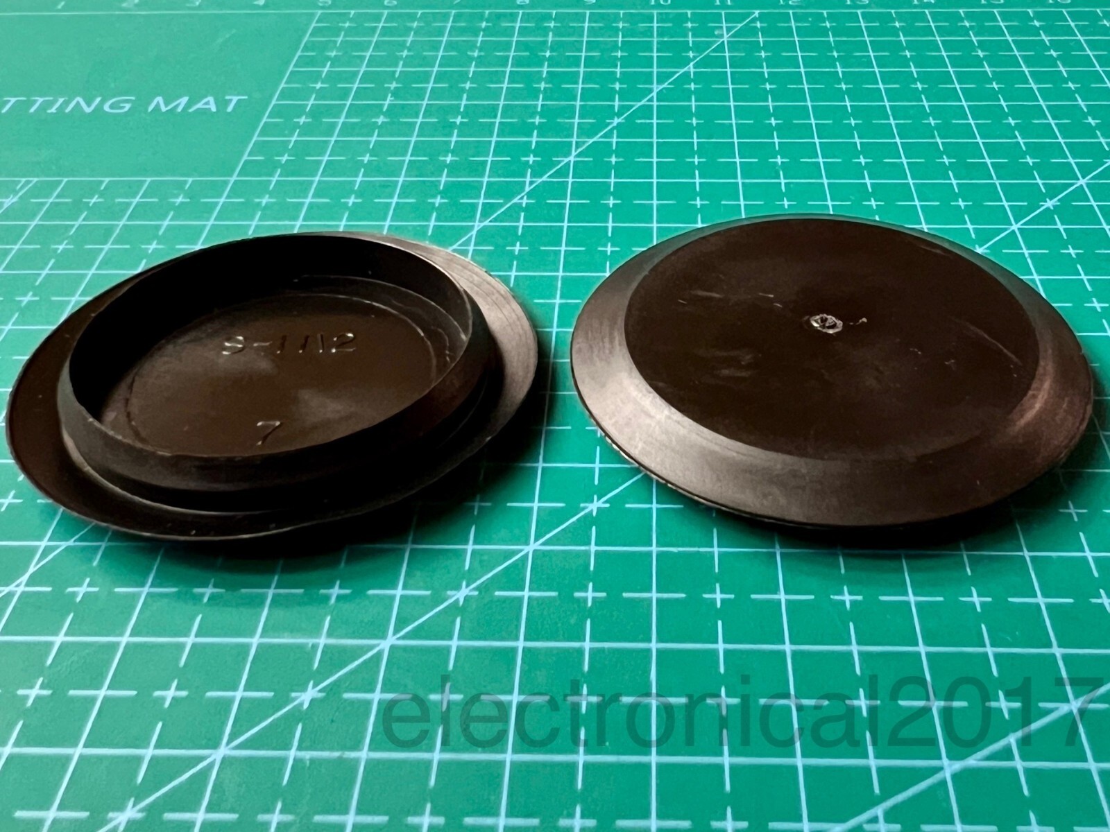 2pcs Essentra Push-fit Black Plastic Hole Plug for Sheet Metal, 1-1/2 ...