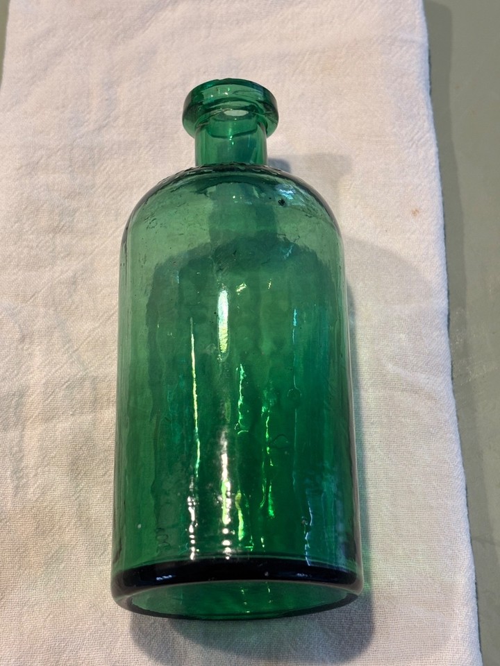 1860s Boston Apple Green whittled medicine bottle not pontiled Billings ...