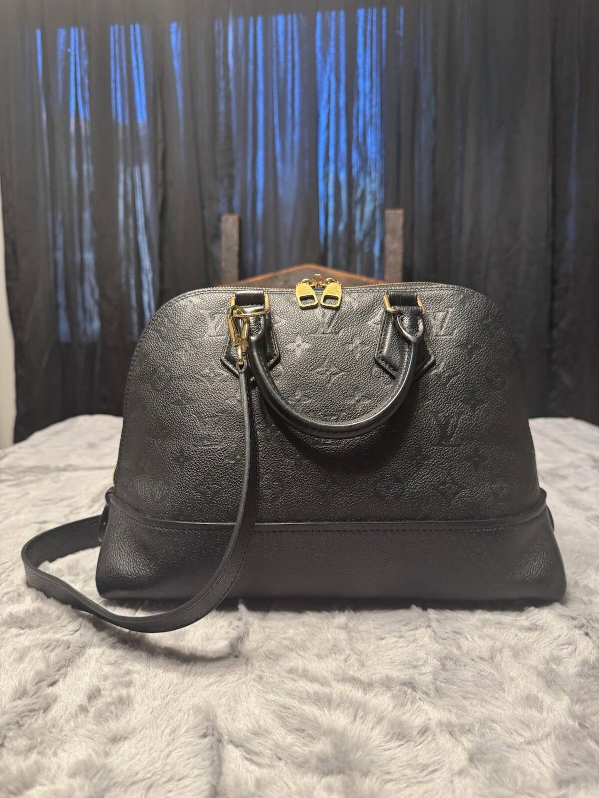 Authentic Louis Vuitton Neo Alma Tote PM Black Monogr… - Gem