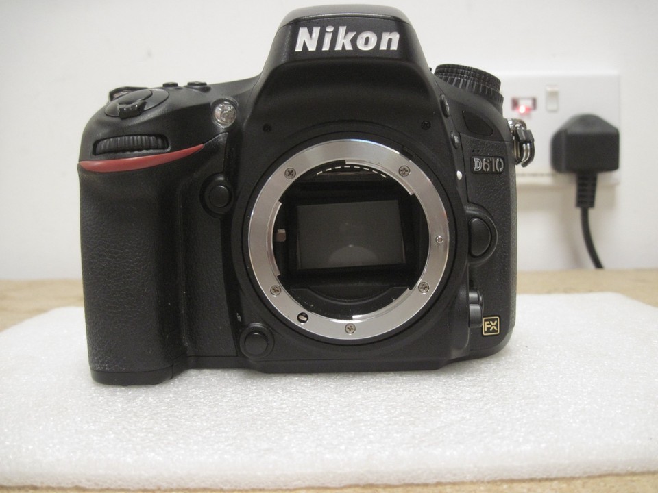 DAMAGED NIKON D610 24.3MP DSLR CAMERA BODY + BATTERY - PARTS ONLY ...