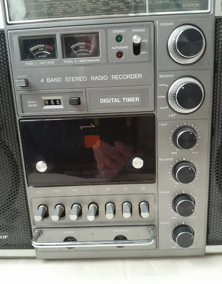 UNIVERSUM SENATOR SUPER STEREO 8800 Quelle Ghettoblaster 80er Jahre ...