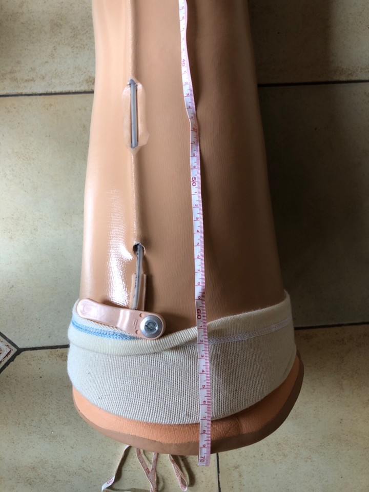 Monoblock prosthetic leg (right) + join with latch | eBay