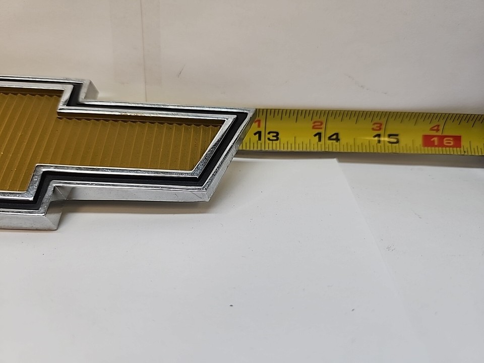 OEM GM Grille Emblem 715625 1983-84 Chevrolet 60 Series B60 School Bus ...