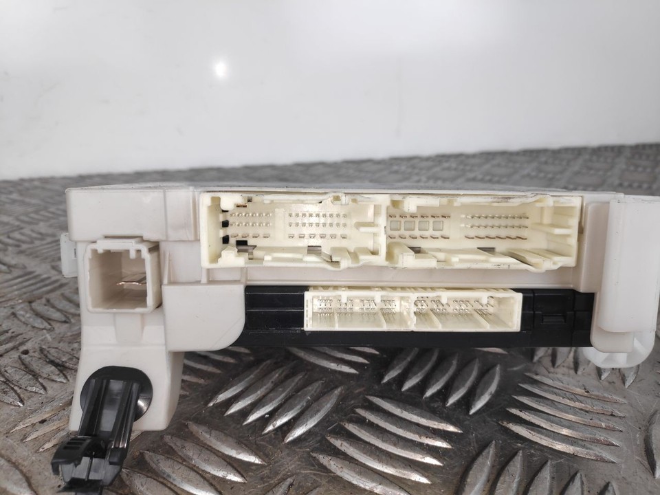 2020 TOYOTA YARIS P13 BODY CONTROL MODULE (BCM) 89221-0D870 | eBay.de