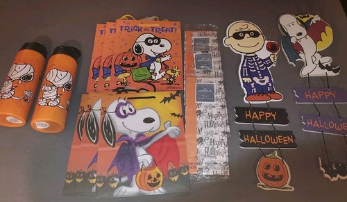 Peanuts - Charlie Brown Snoopy Halloween Items - Water Bottles, Gift ...