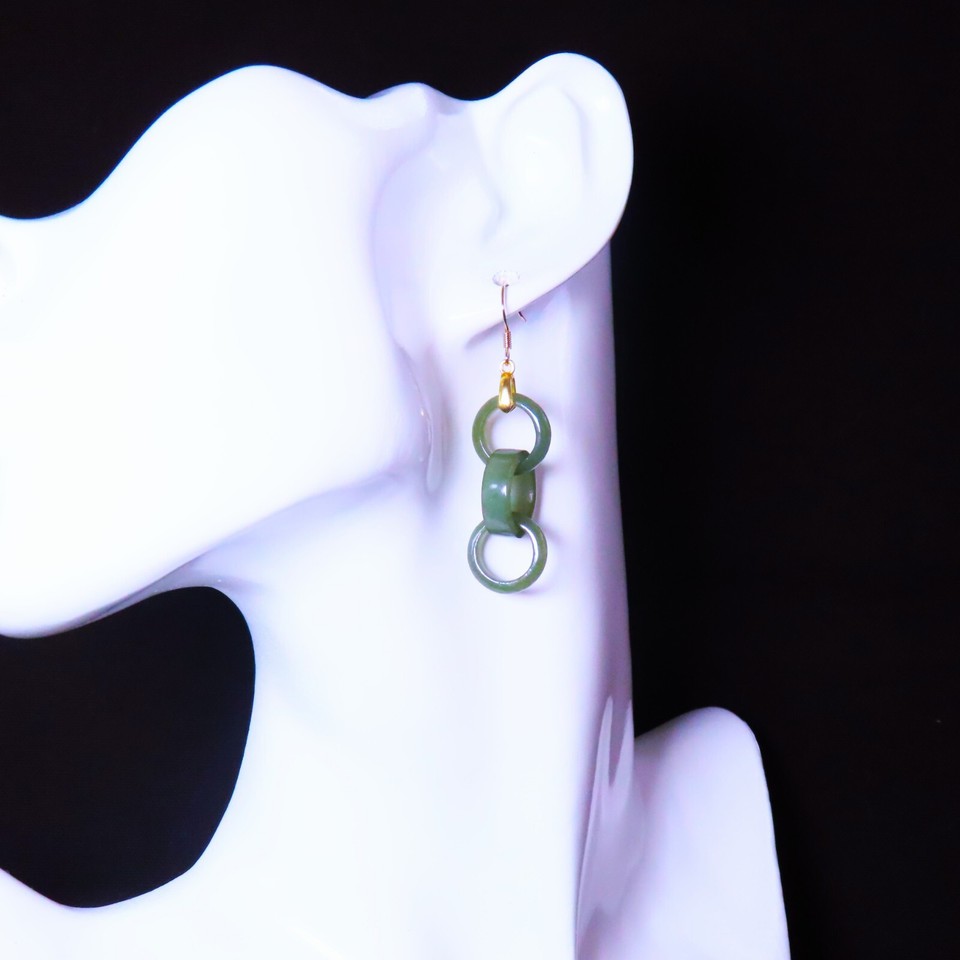 Chinese Carved Green Jadeite Jade Devil's Work Interlocking Circles ...