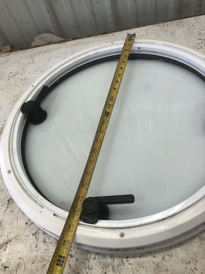 02 Four Winns 215 Sundowner Boat Bomar 20 in inch round circulat hatch ...