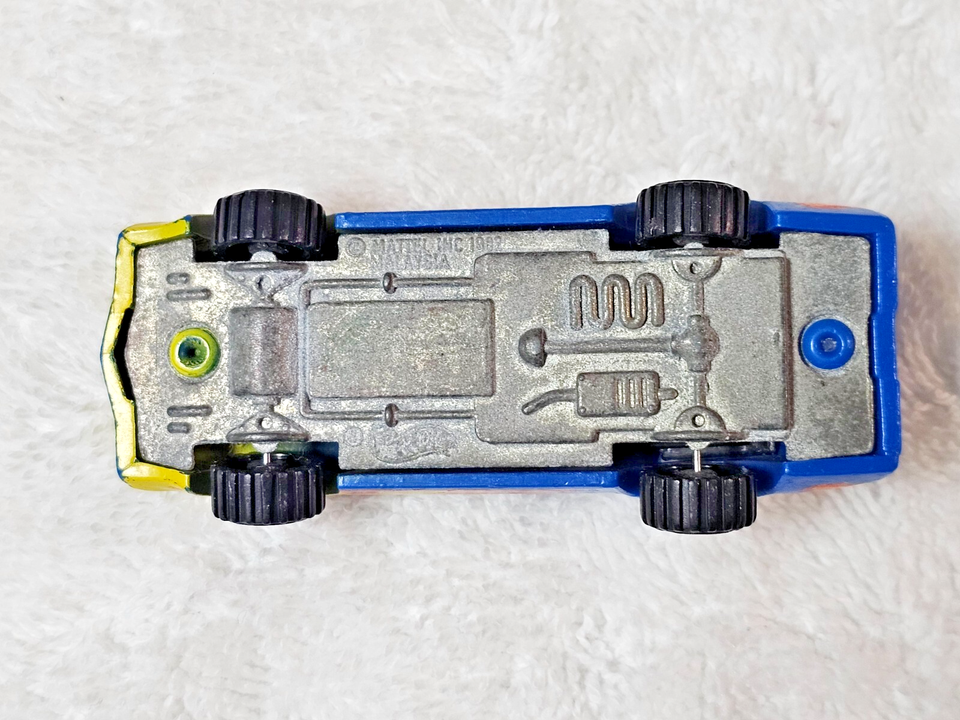 Hot Wheels Vintage Chevy Camaro Z28 Blue w/Flames Track Car 1982 ...