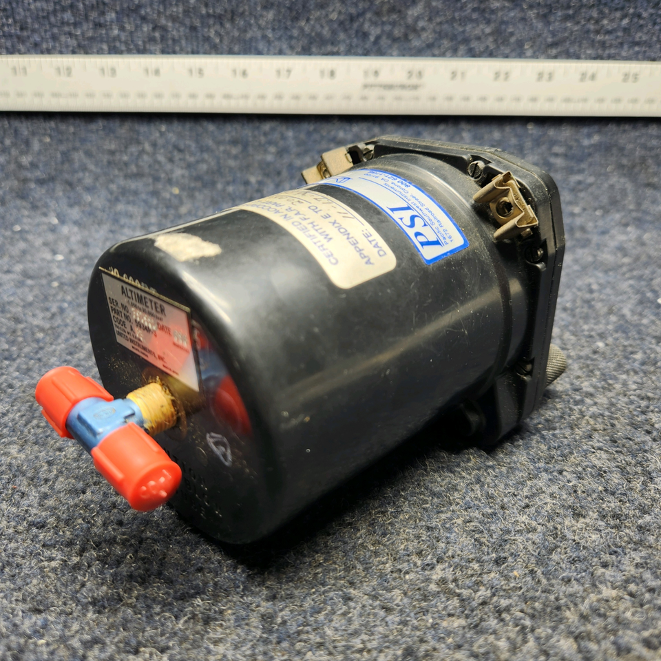 5934P-3 | PIPER PA28-140 | UNITED INSTRUMENTS ALTIMETER ALTITUDE GAUGE ...