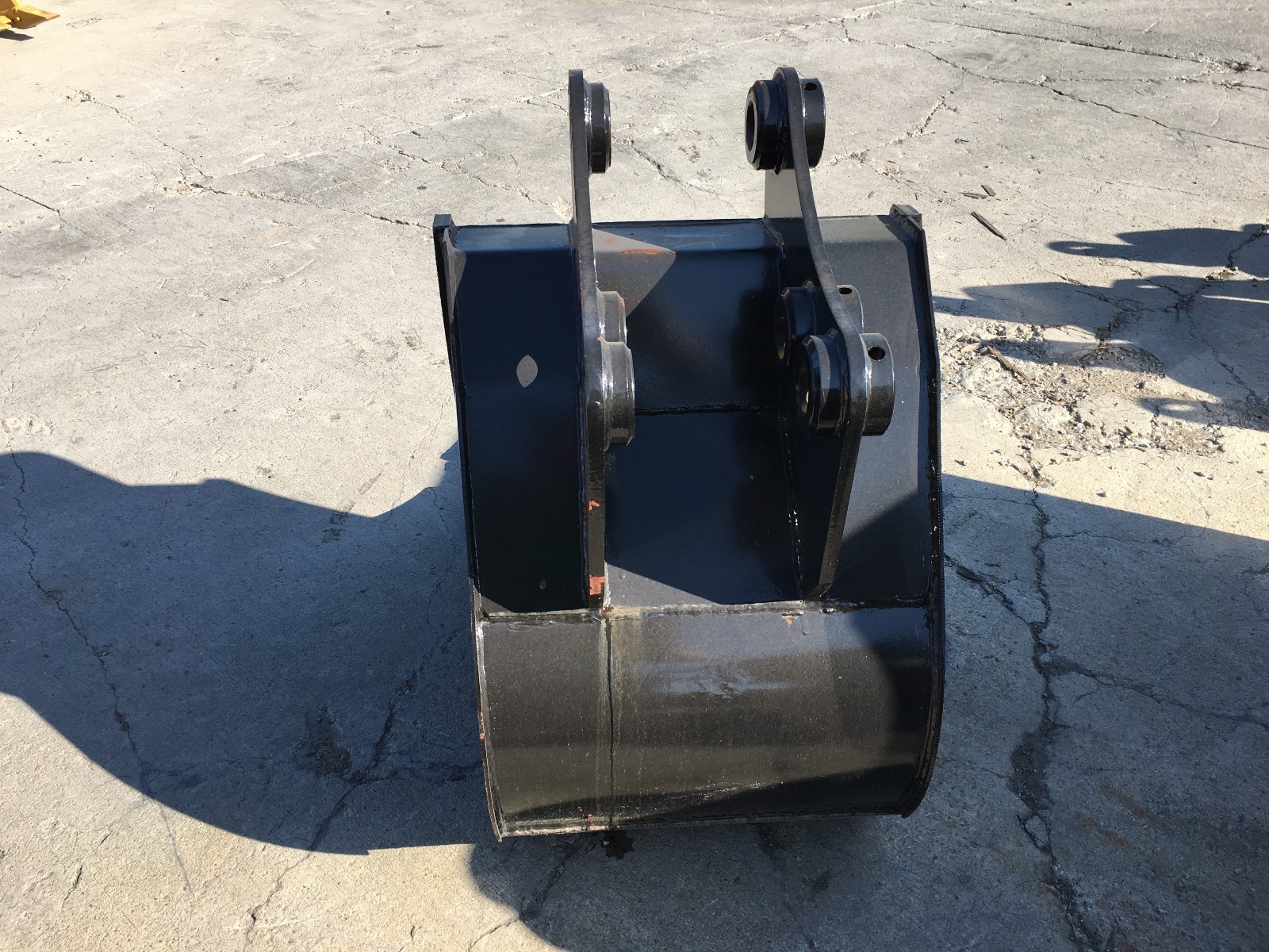 New 24" Heavy Duty Excavator Bucket for a Takeuchi TB285 w/ Coupler ...