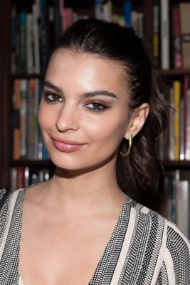 Emily Ratajkowski Cinema Actor Beauty Model Wall Art Home Decor ...