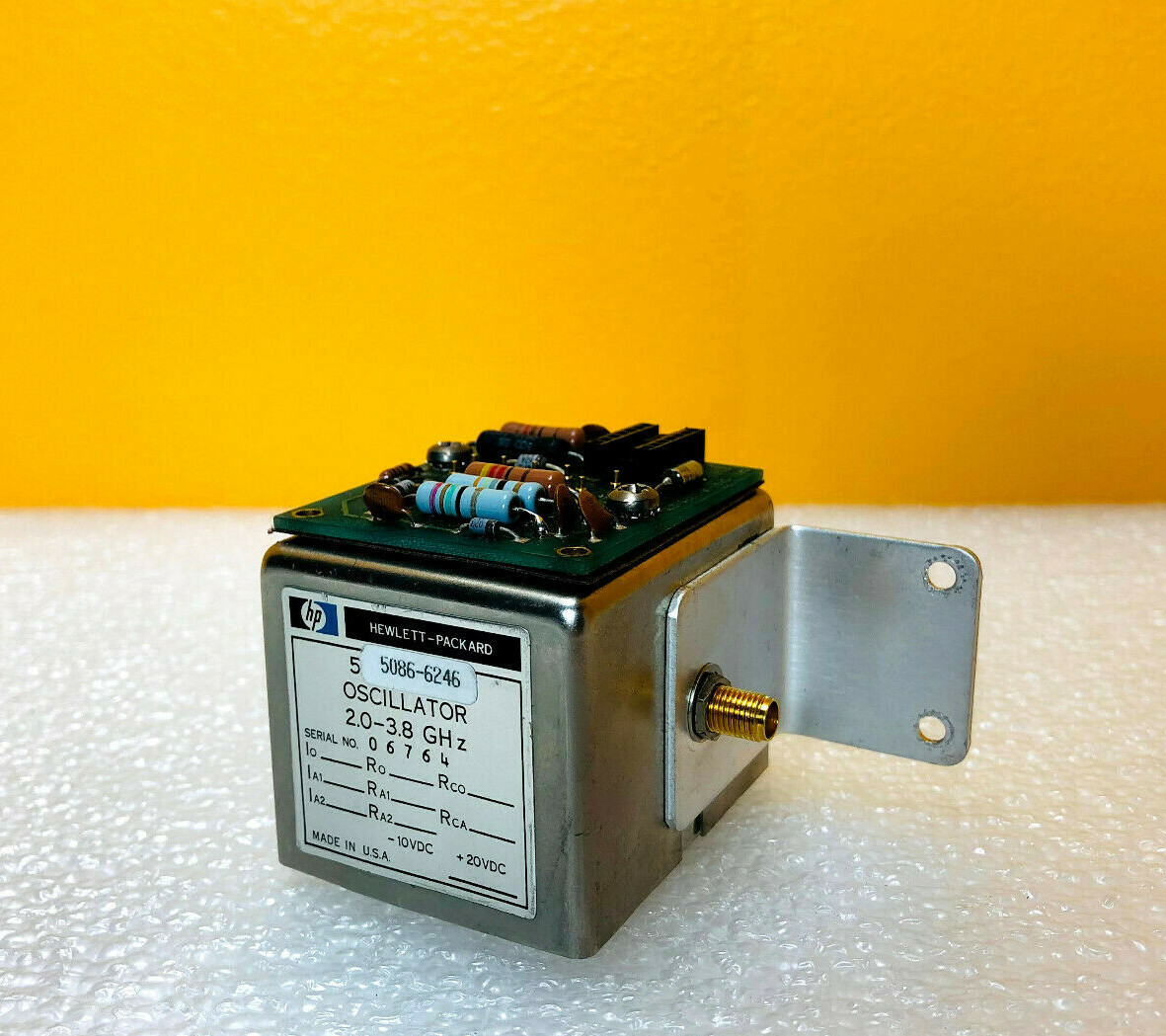 HP / Agilent 5086-6246 2.0 to 3.8 GHz SMA (F) YIG Oscillator. Tested ...