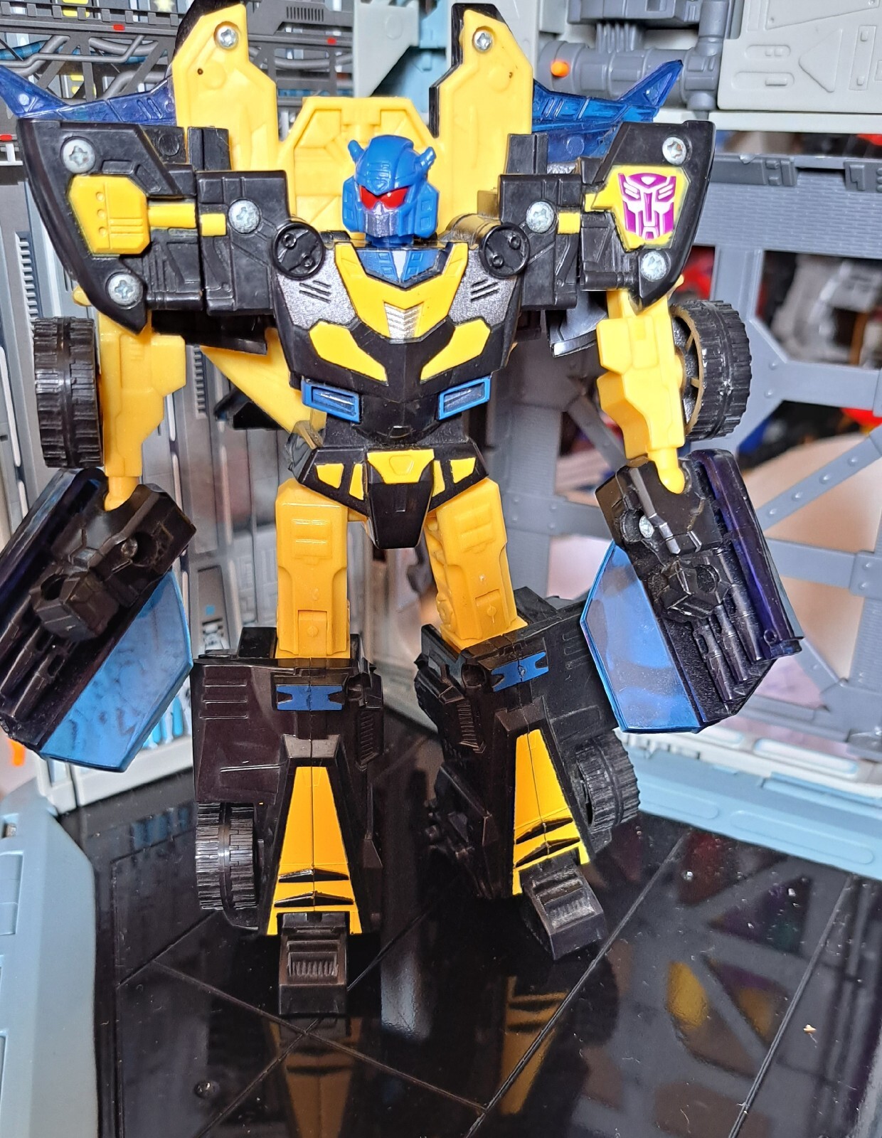 MMC Commotus, Takara Deadlock and Botcon stuff | TFW2005 - The 2005 Boards