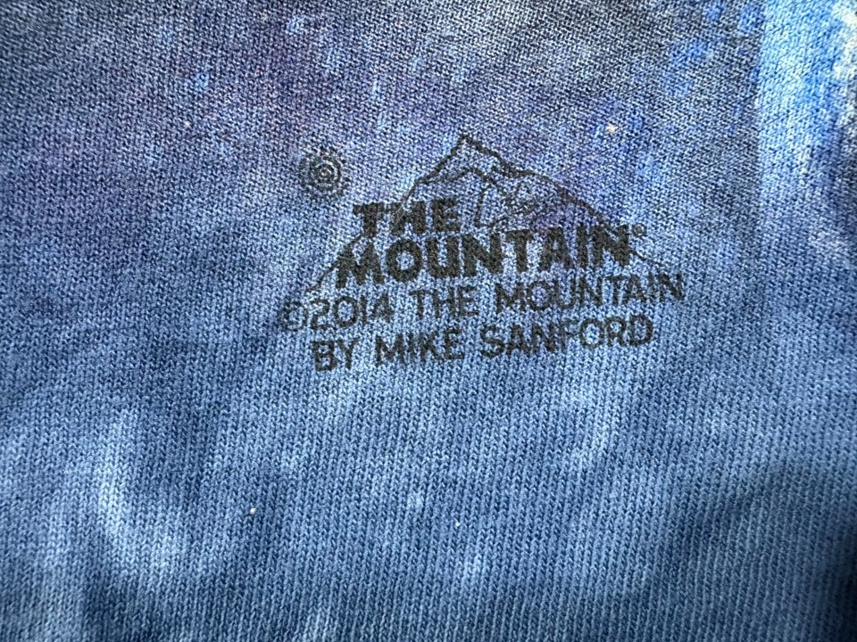 The Mountain Graphic Print Cataclysm Space Astronaut Cat T-shirt Tee ...