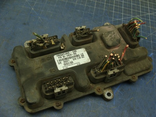 FREIGHTLINER 06-34530-002 CHASSIS CONTROL MODULE | eBay