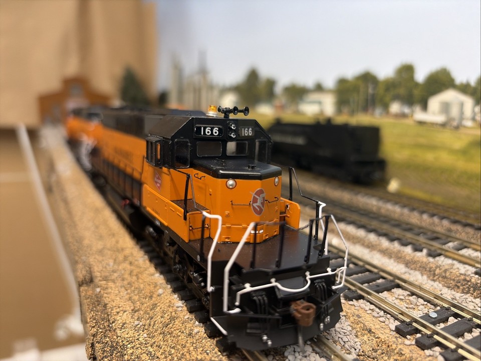 HO 2 Athearn Milwaukee SD40-2 Diesel Locos #151 ¦ DCC Quick Plug ...
