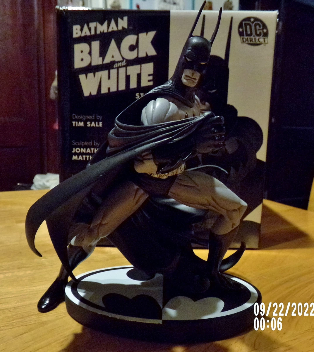 Batman Black And White Statues 2022