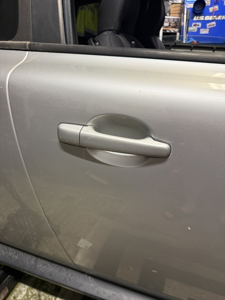 Front Right Door Power White OEM 07 08 09 10 11 12 13 Volvo C30 R ...