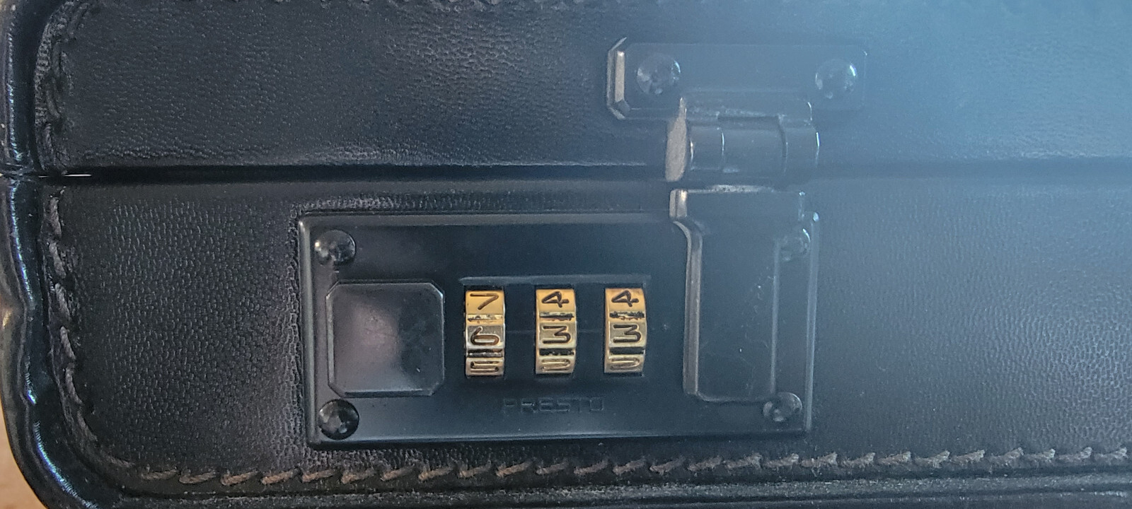 TUMI ITALIAN LEATHER BRIEFCASE COMBINATION FASTENER ITALY | eBay