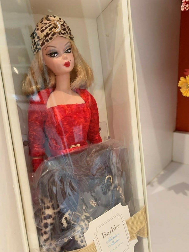 2006 BARBIE BLONDE 'RED HOT REVIEWS' SILKSTONE COLLECTOR EDITION #K7918 ...