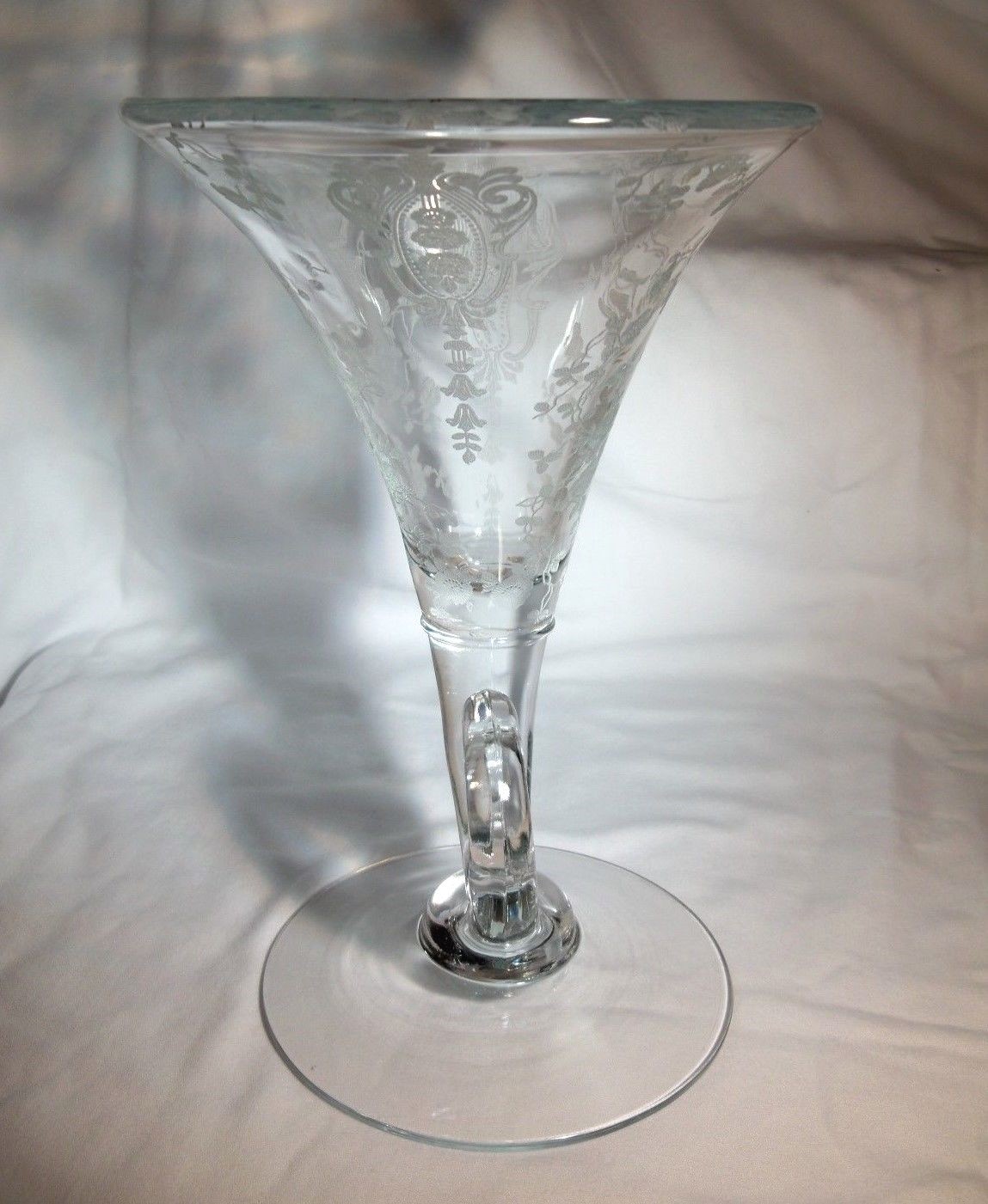 CAMBRIDGE ROSE POINT CRYSTAL 9-3/8" TALL FOOTED CORNUCOPIA VASE! | eBay