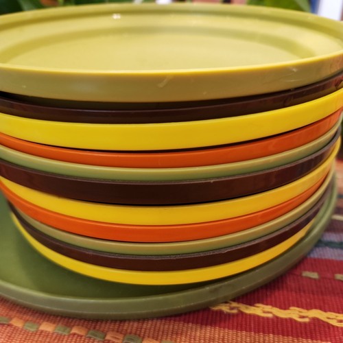 SET OF 11 VINTAGE TUPPERWARE CIRCLE PLATES HARVEST COLORS Camping 1970 ...