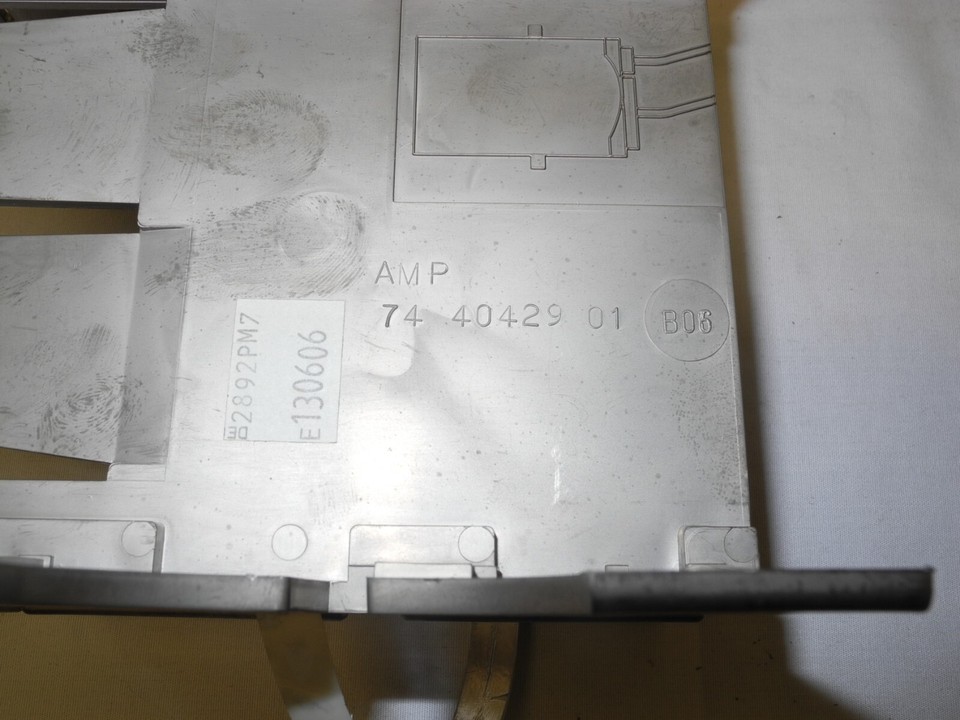 DEC 74-40429-01 DUAL HDD CARRIER FOR DIGITAL VAXSTATION 4000-60/90/90A ...