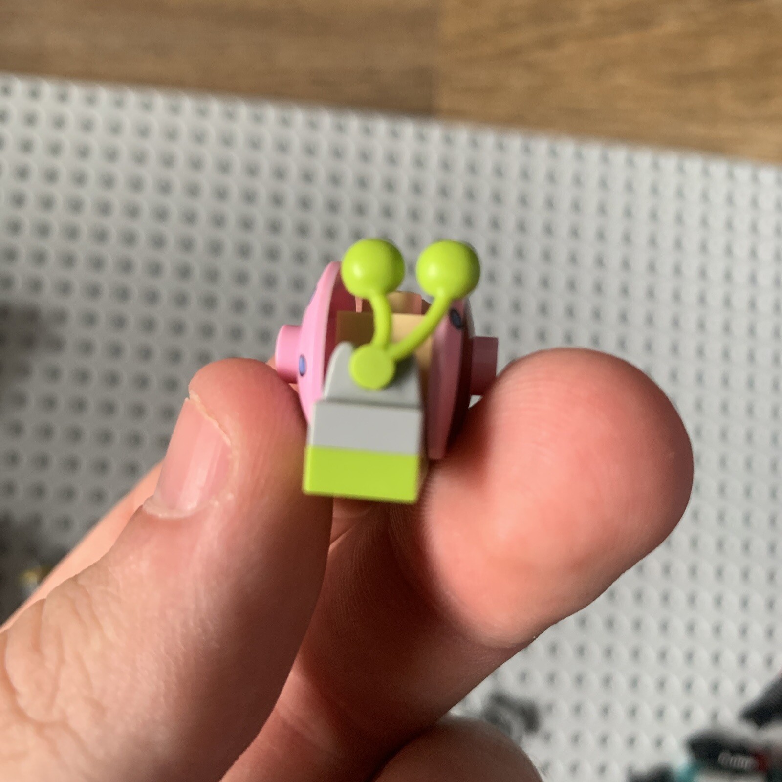 LEGO Gary the Snail Pink Shell, And Sponge Bob Minifigure 3818 3834 Lot ...
