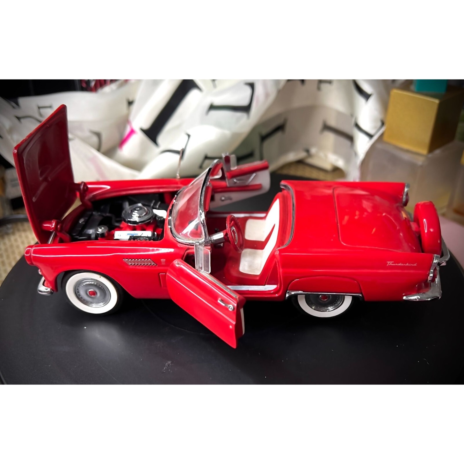 1956 Ford Thunderbird Danbury Mint 1:24 Red T-Bird Convertible Porthole ...