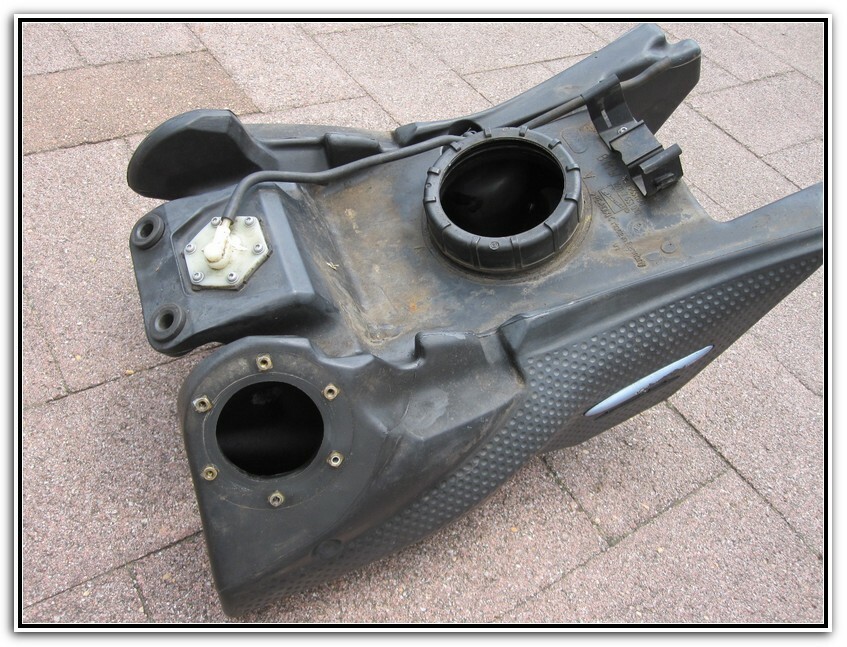 2001 BMW F650GS F 650 GS GAS FUEL TANK CAN | eBay